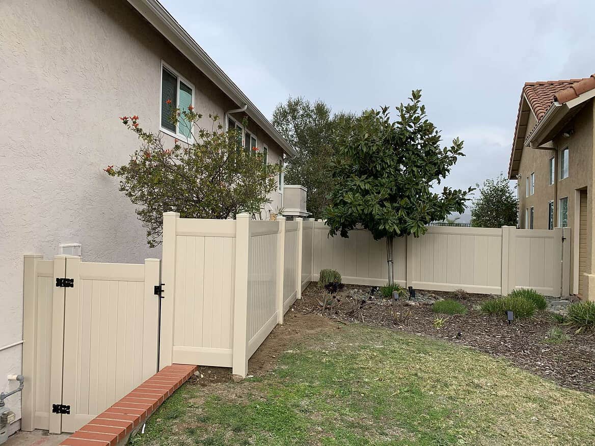 Colored Vinyl Fences – Vinyl Pro Fence