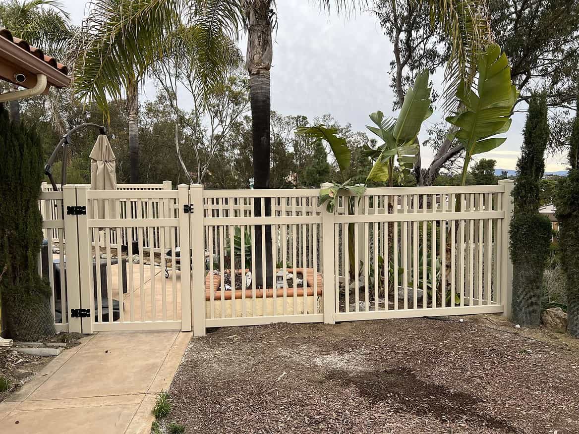 Vinyl Gates | Vinyl Pro Fence