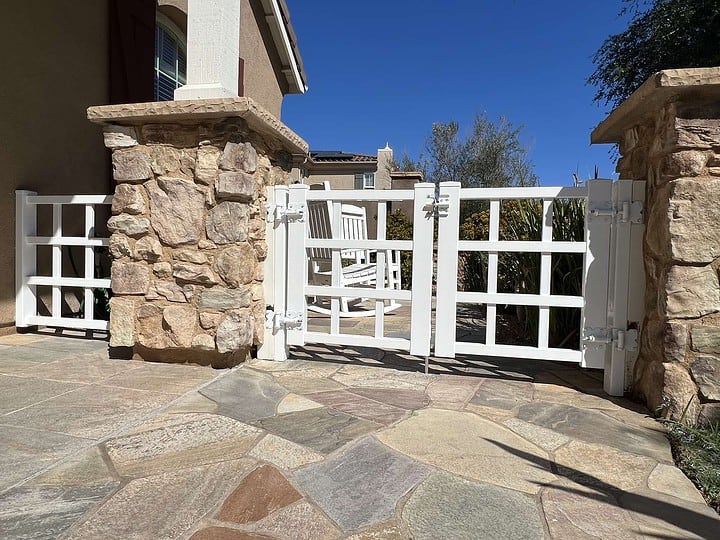 Vinyl Gates Gallery – Vinyl Pro Fence