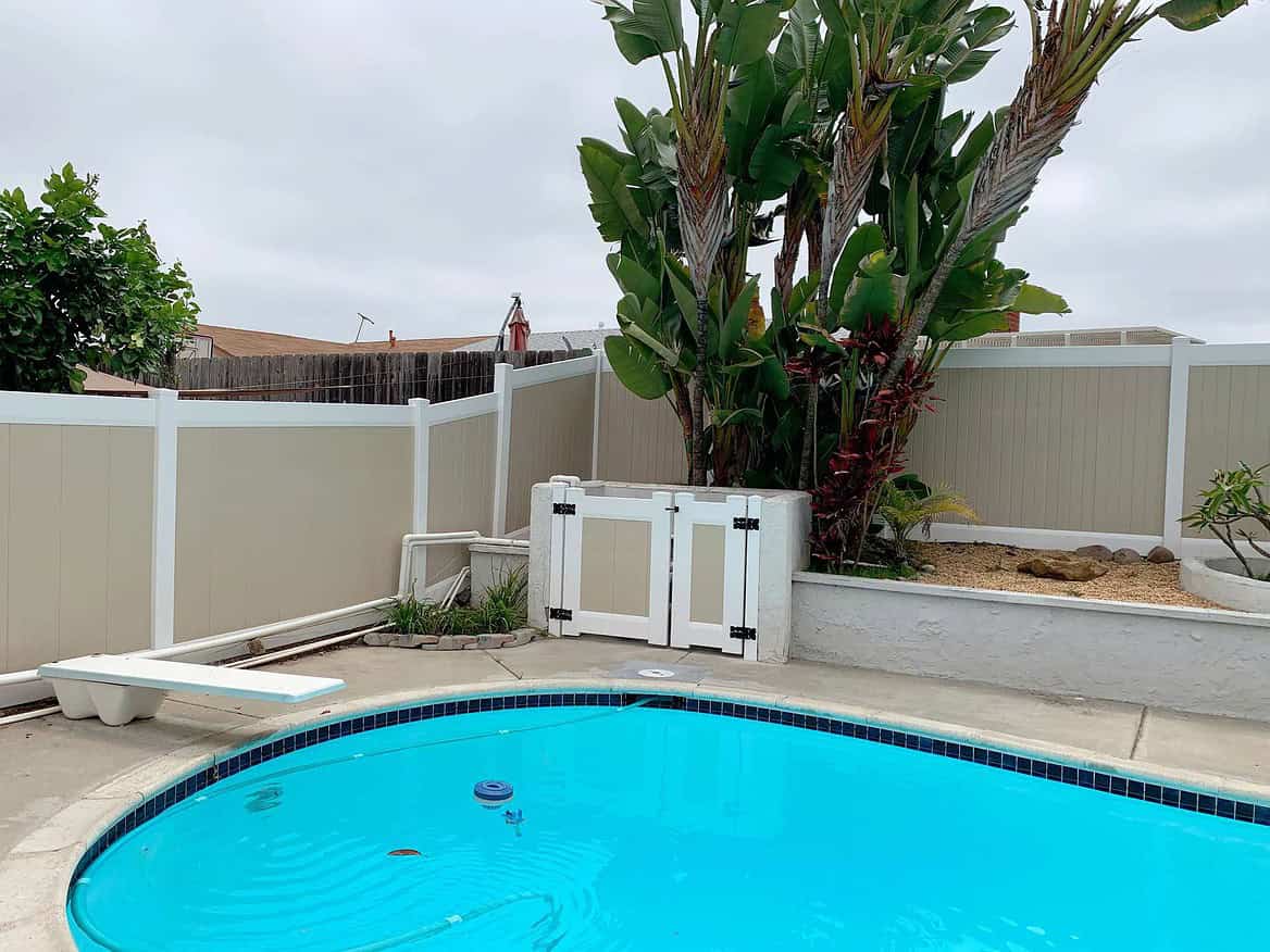 Vinyl Pool Fences | Vinyl Pro Fence