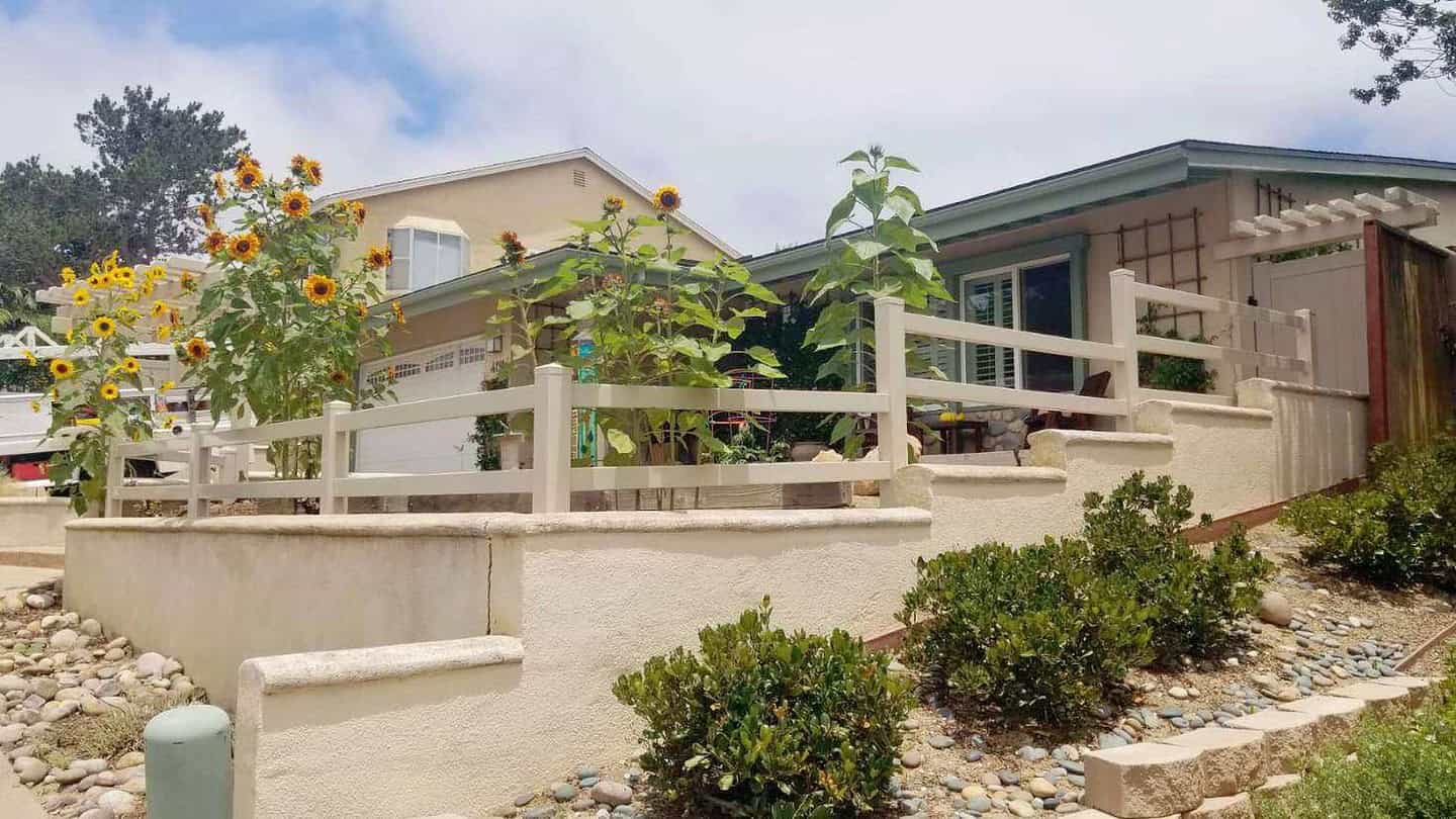 Vinyl Wall Topper Gallery | Vinyl Pro Fence