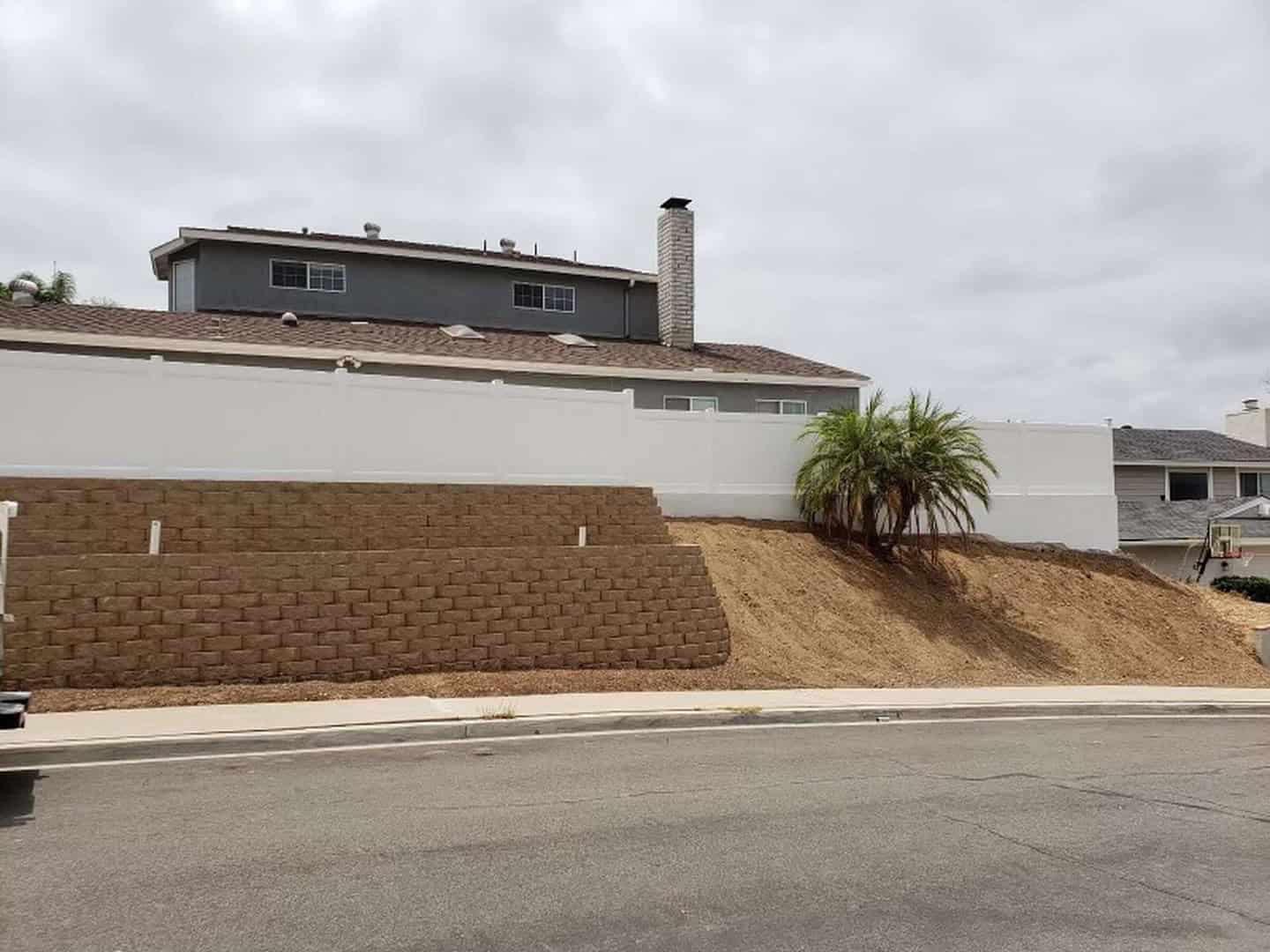 Vinyl Wall Toppers | Vinyl Pro Fence